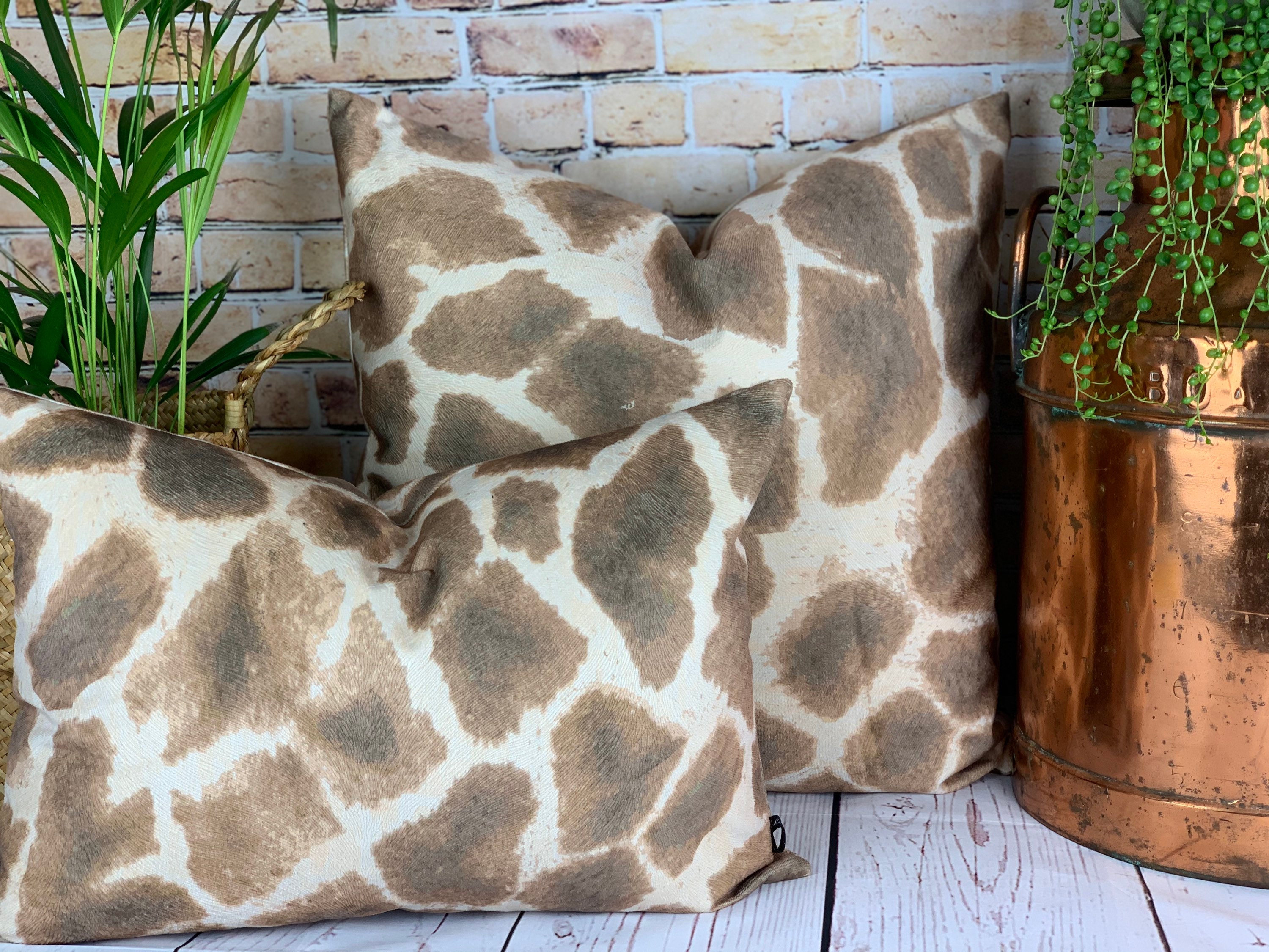 Giraffe Cushion Animal Print Cushion Giraffe Velvet Cushion - Etsy Ireland