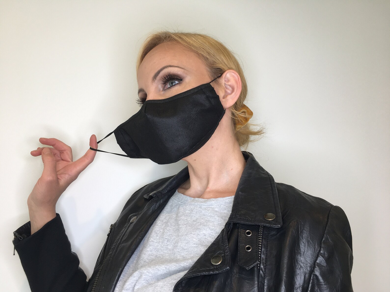 Face Mask for Woman Black Premium Face Mask for Women Triple Layer ...