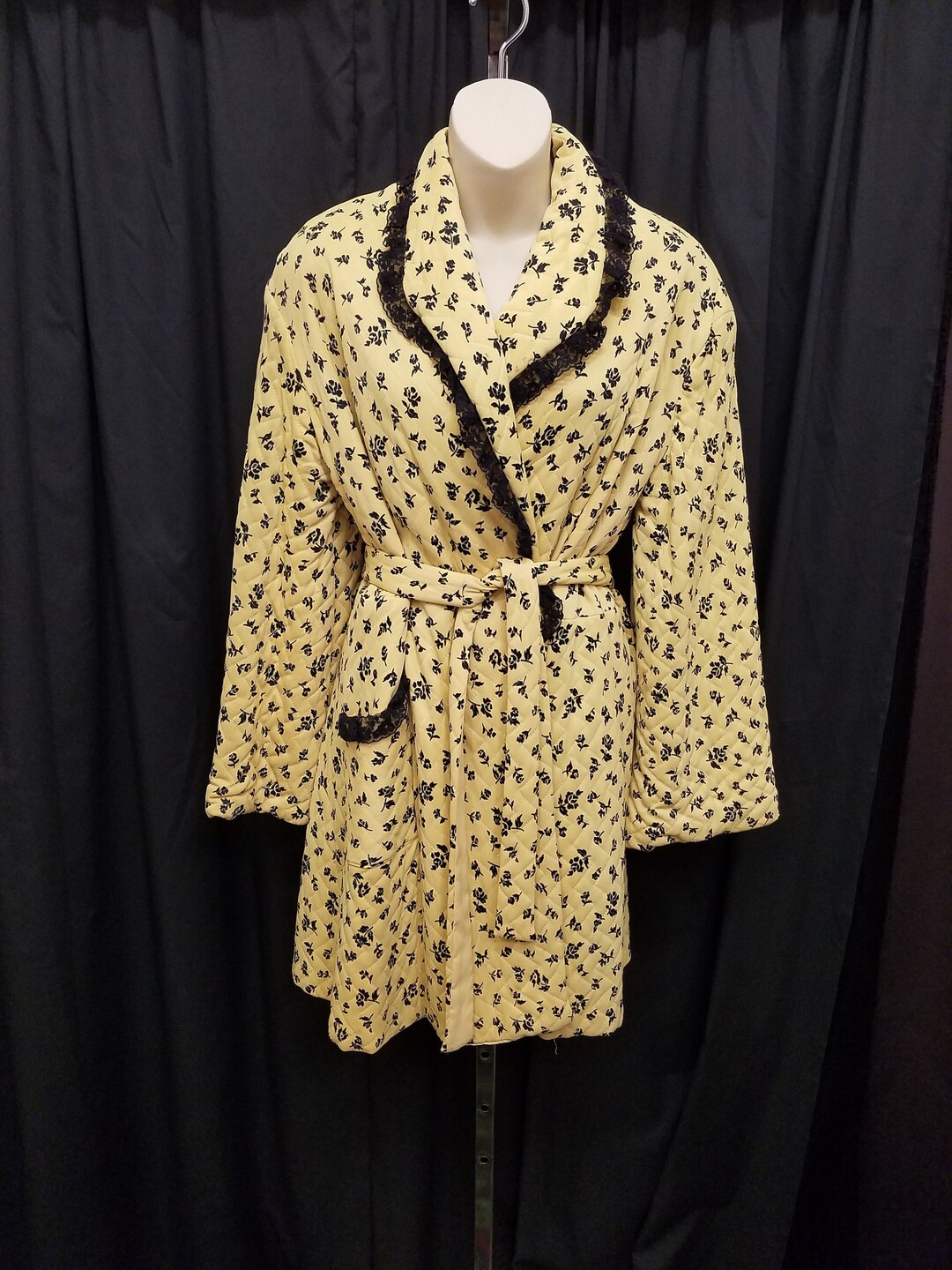 Vintage 1950s Sally Linn of Hollywood Designer Yellow Quilted Robe With ...