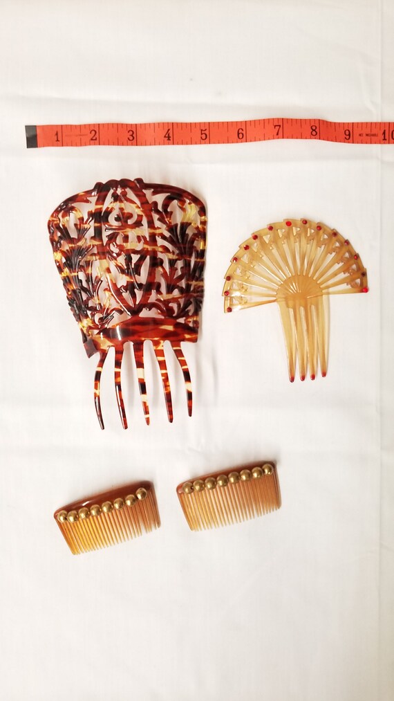 Vintage mantilla celluloid art - Gem