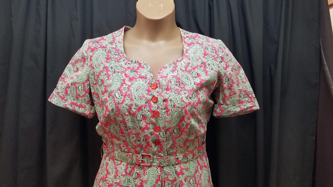 Vintage 1950s Kay Dunhill Pink & Green Paisley Print Fit N Flare Day ...