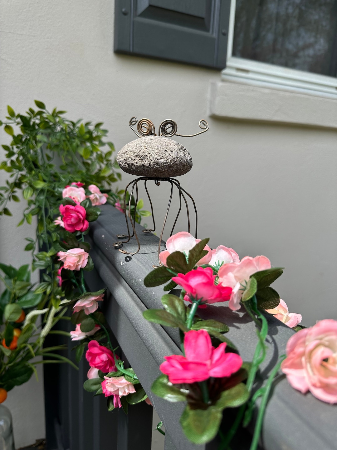 Spider Garden Statue - River Stone and Steel, Garden Decoration ...