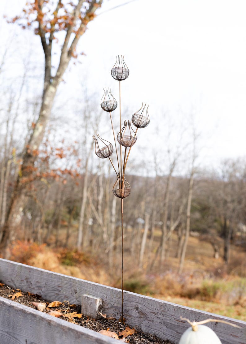 Wire Nest Garden Stake | Modern Metal Garden Decor | Artistic Yard ...