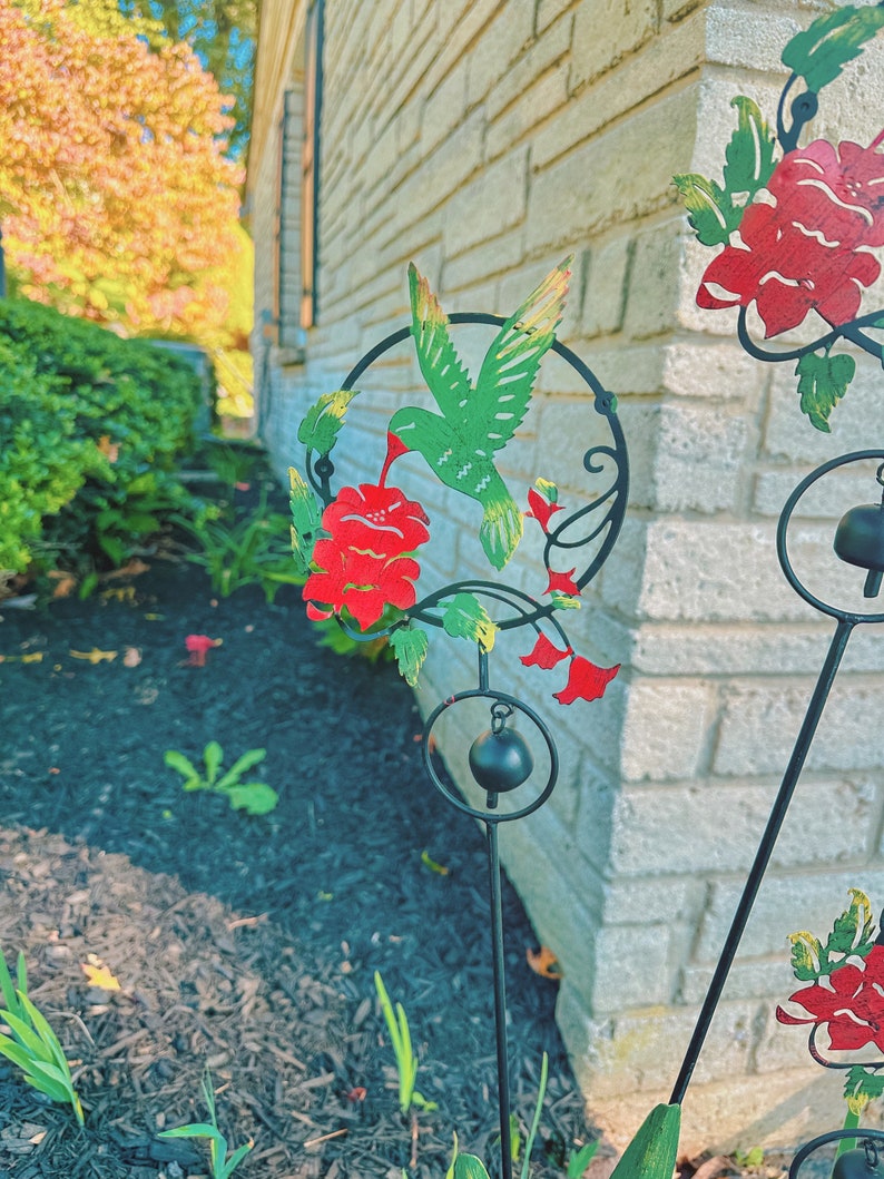 Triple Hummingbird and Lily Multicolor Stake - Happy Gardens | Garden ...