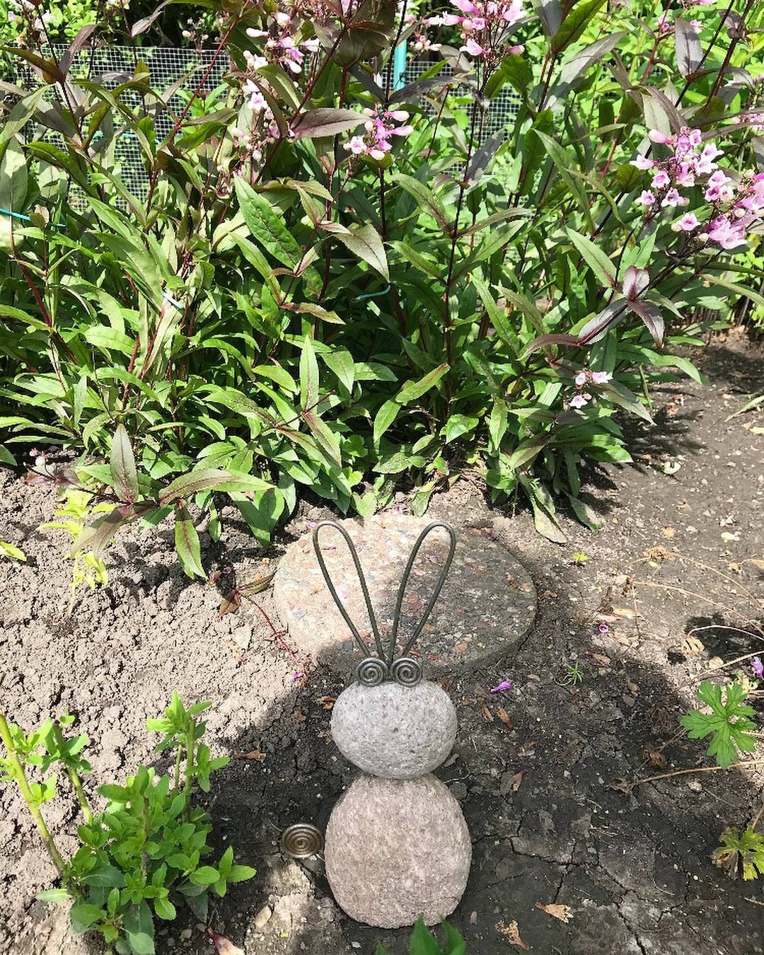 Rabbit River Stone Garden Statue, Garden Figure, Garden Decoration ...
