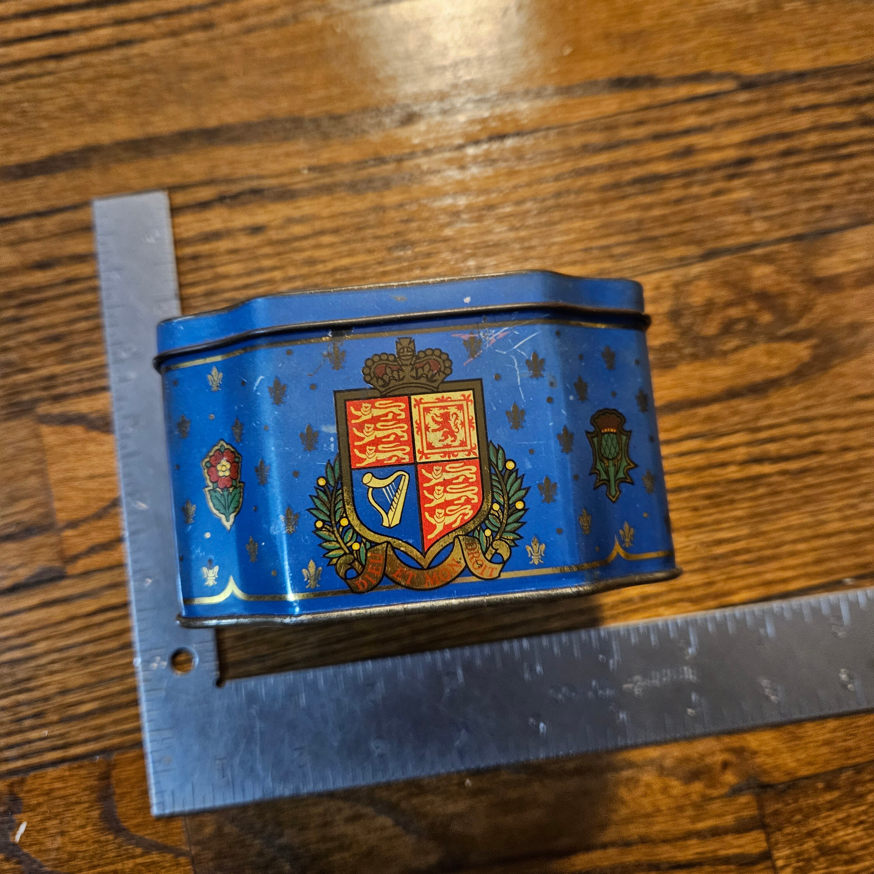 Queen Elizabeth Coronation Tin - Etsy