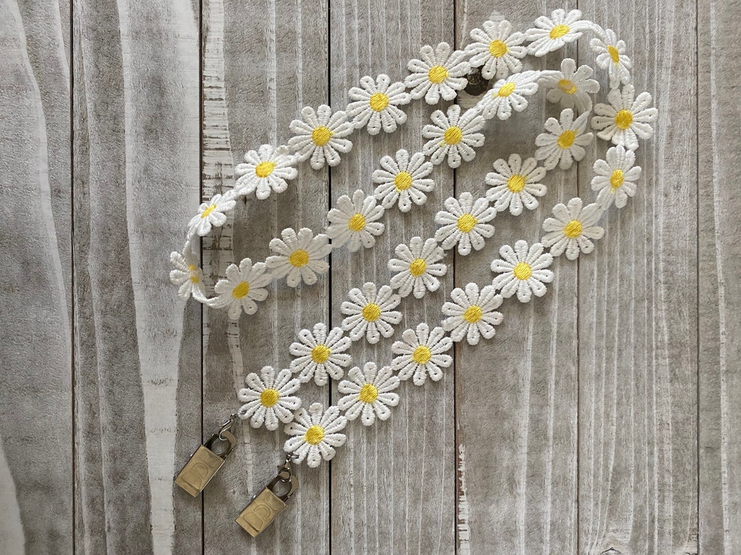 Daisy Mask Holder - Etsy