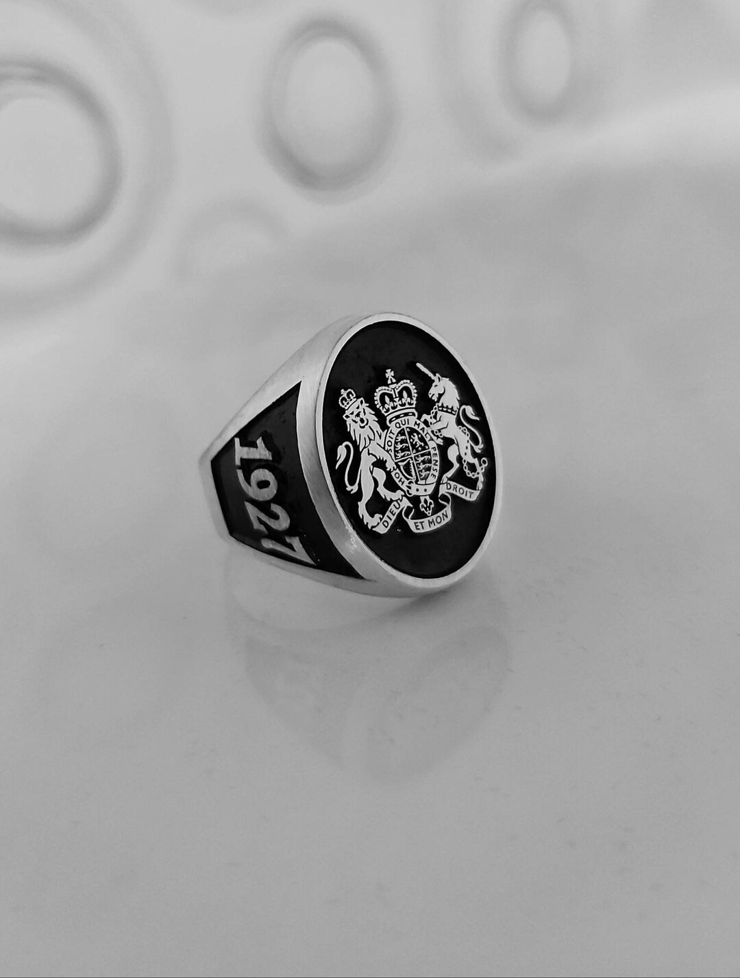 Oval University Signet Ring,family Crest Ring,large Signet Ring,matt ...