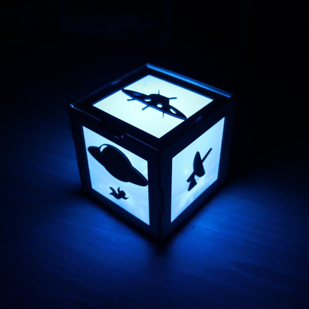 Unique 3D Cube Lamp Light Box With Aliens, Spaceships and Ufos Perfect ...