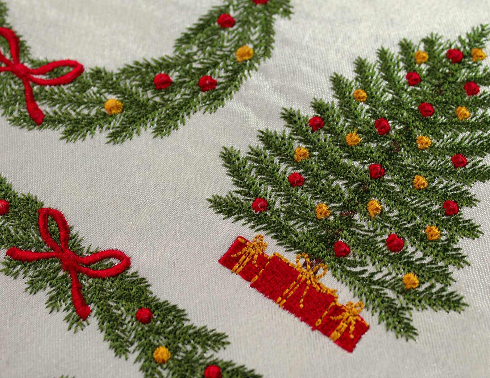 Machine Embroidery Design Christmas Wreath Christmas Tree | Etsy