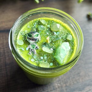 Alien Abduction Candle - UFO Candle - Alien Gifts - Trippy Alien Candle ...