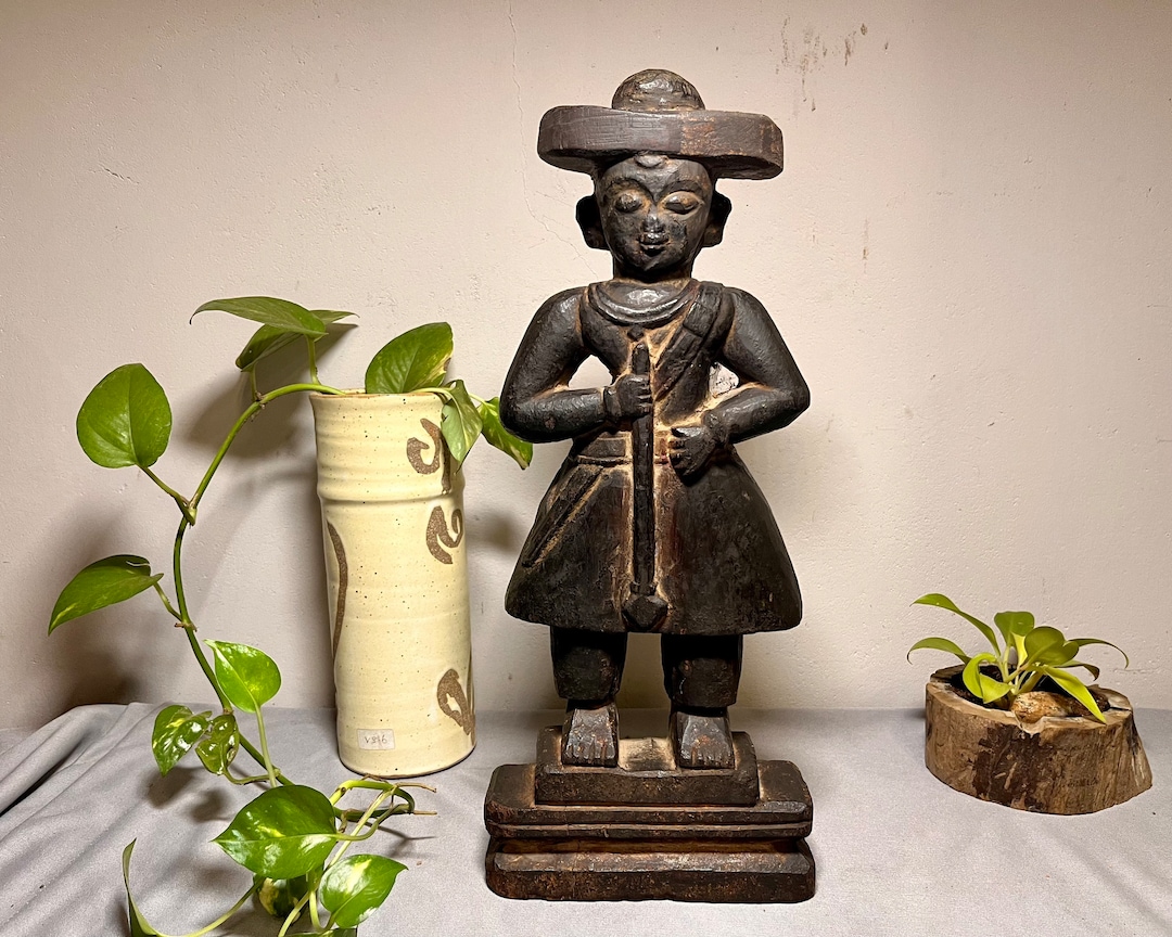 Antique Indian Wooden Mughal Guard Statue: South India Artefact (15 ...