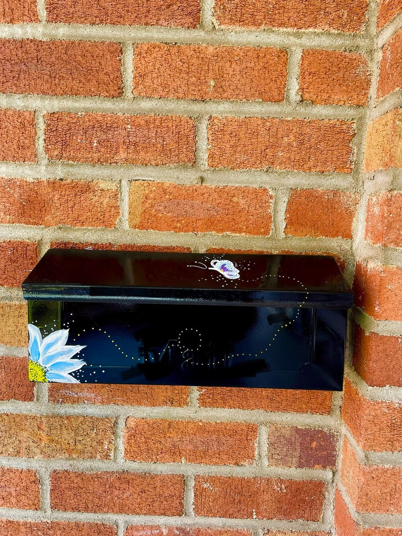 Hand-painted Horizontal Wall-mounted Mailbox personalized - Etsy