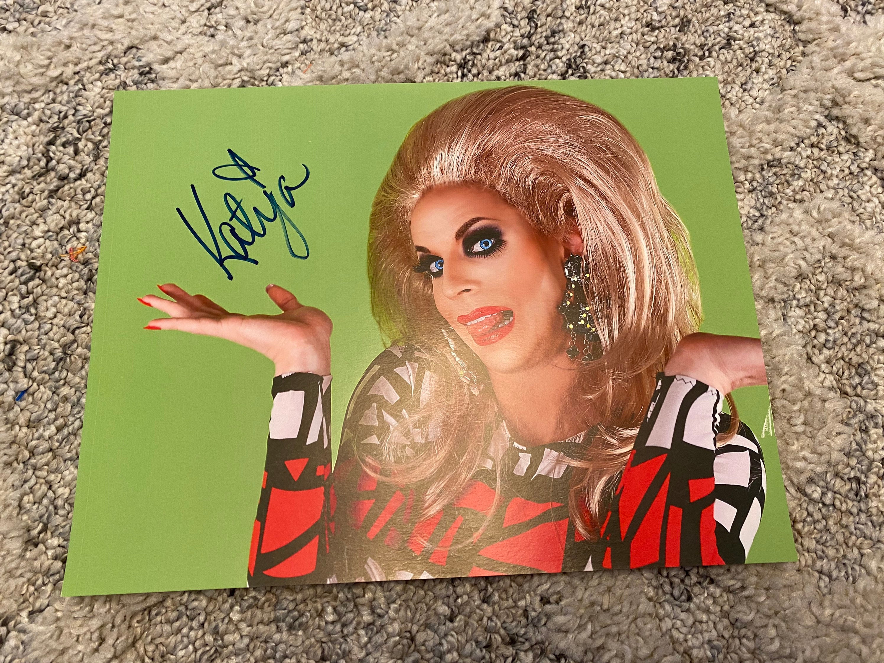 Collectibles Memorabilia YUHAH HAMASAKI Signed Autograph 8.5x11 Photo ...