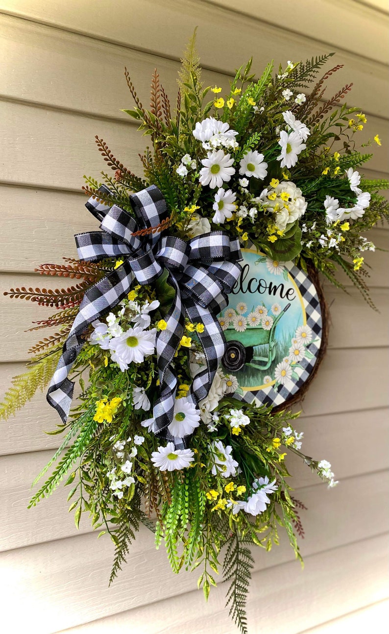 26 X 19 Daisy Spring Wreath With Welcome Sign - Etsy