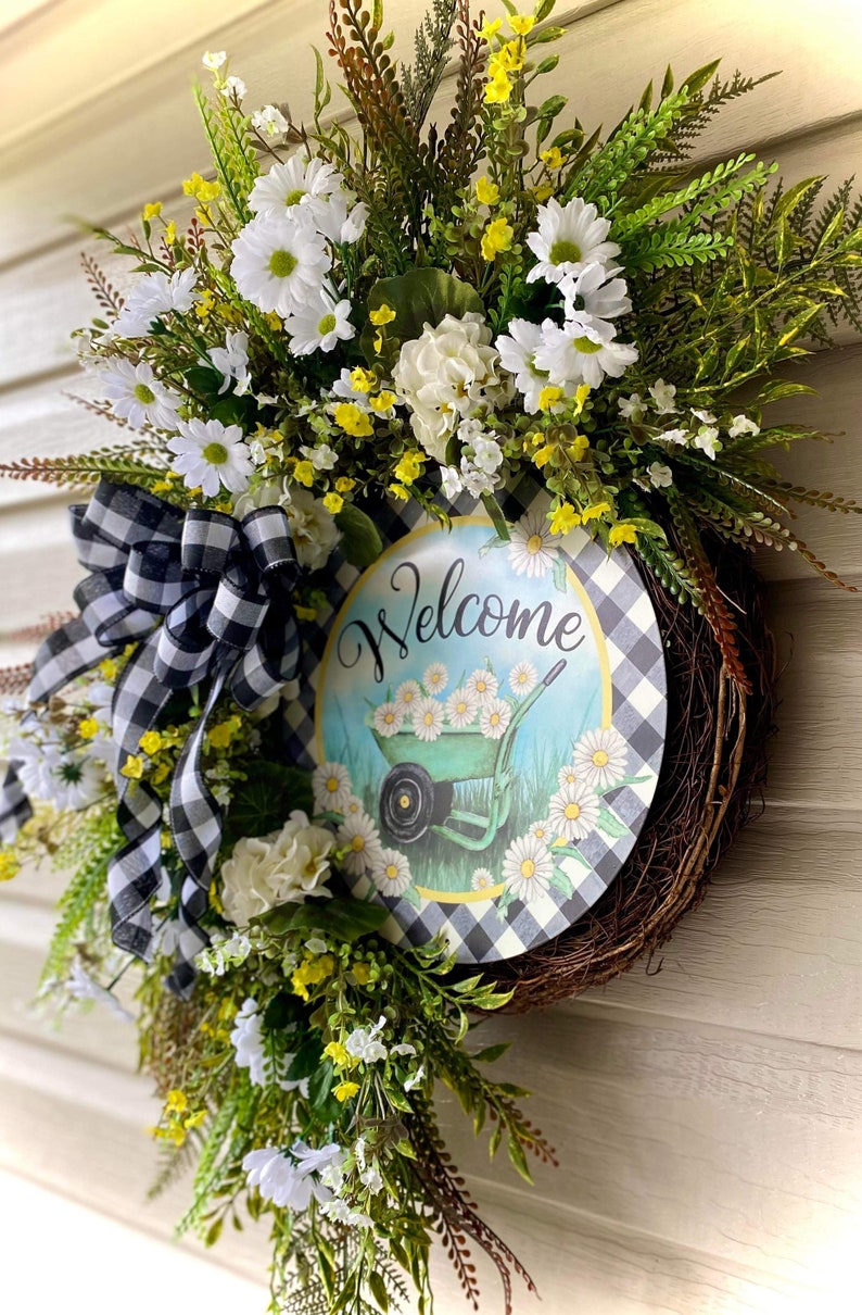26 X 19 Daisy Spring Wreath With Welcome Sign - Etsy