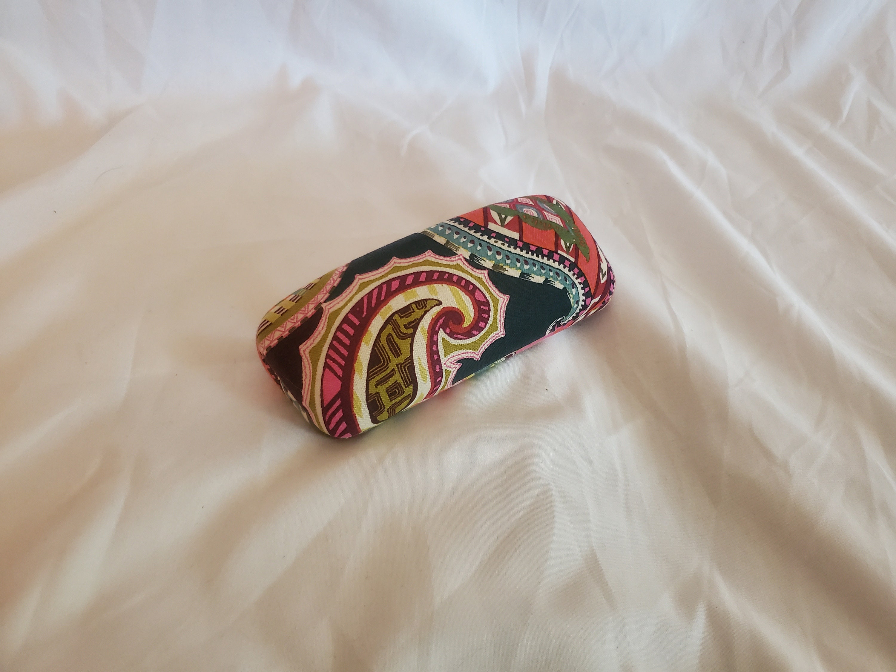 Vera Bradley Hard Spring Loaded Eye Glass Case heirloom Paisley Pattern ...