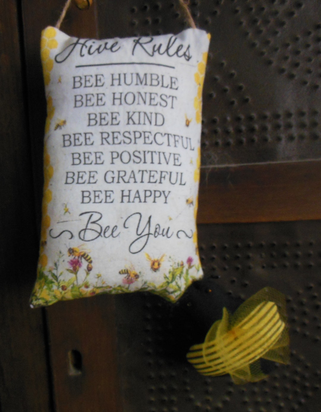 Primitive/folk Art/farmhouse Honey Bee Peg Hanger With "hive Rules ...