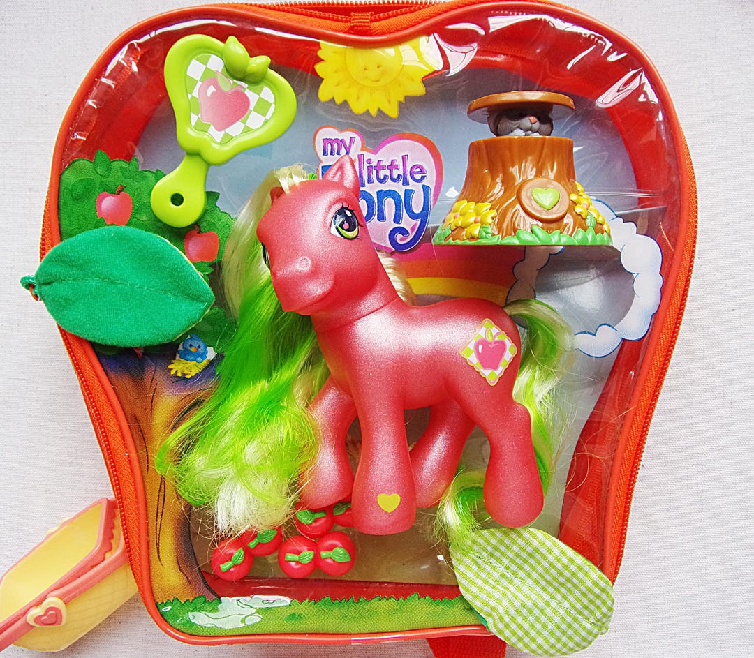Picnic Celebration Applejack ~ Complete With Backpack , Charm and All ...