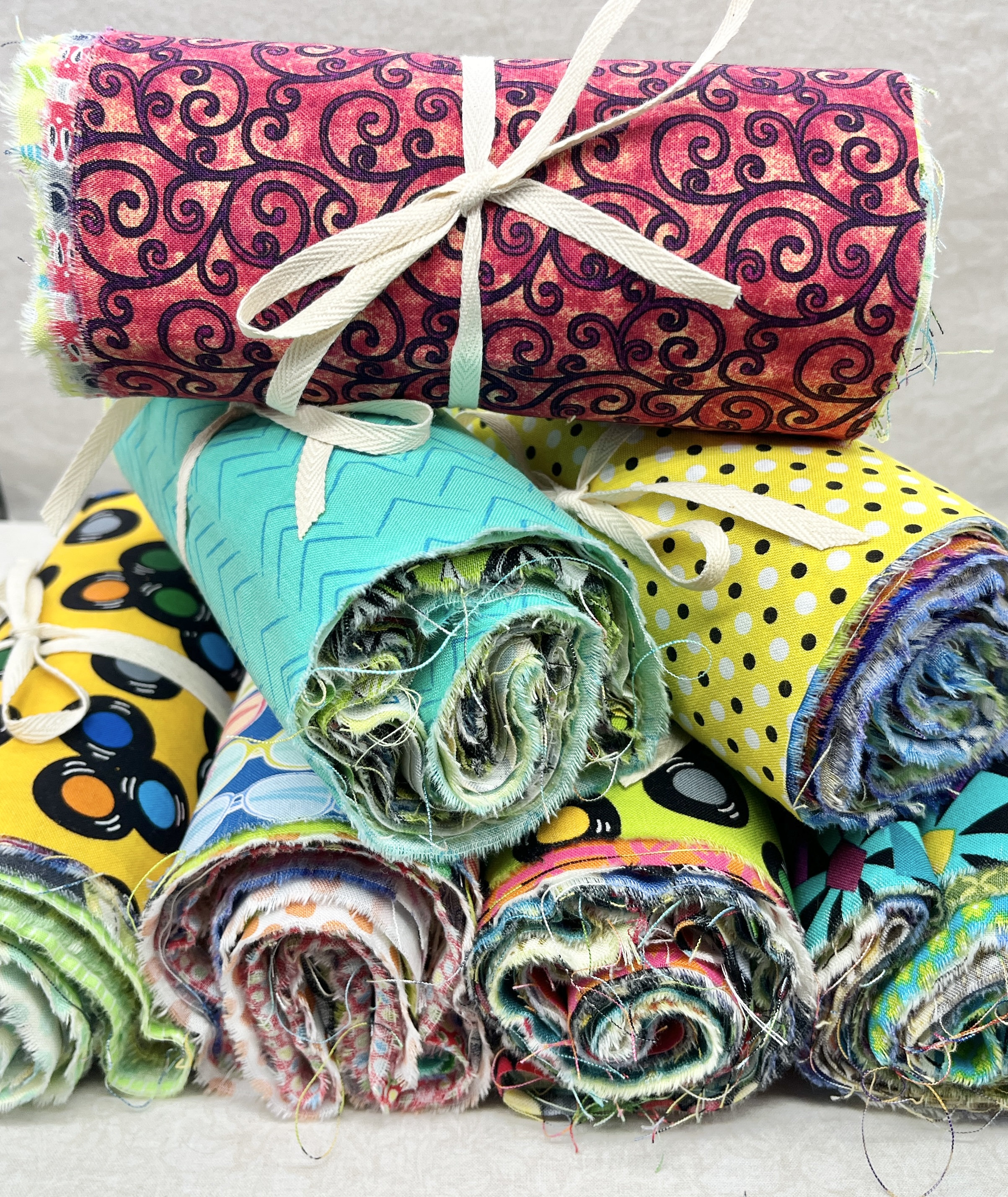 Fun Fabric Scrap Bundles, 20 Piece Set, 100% Quilters Cottons, Variety ...