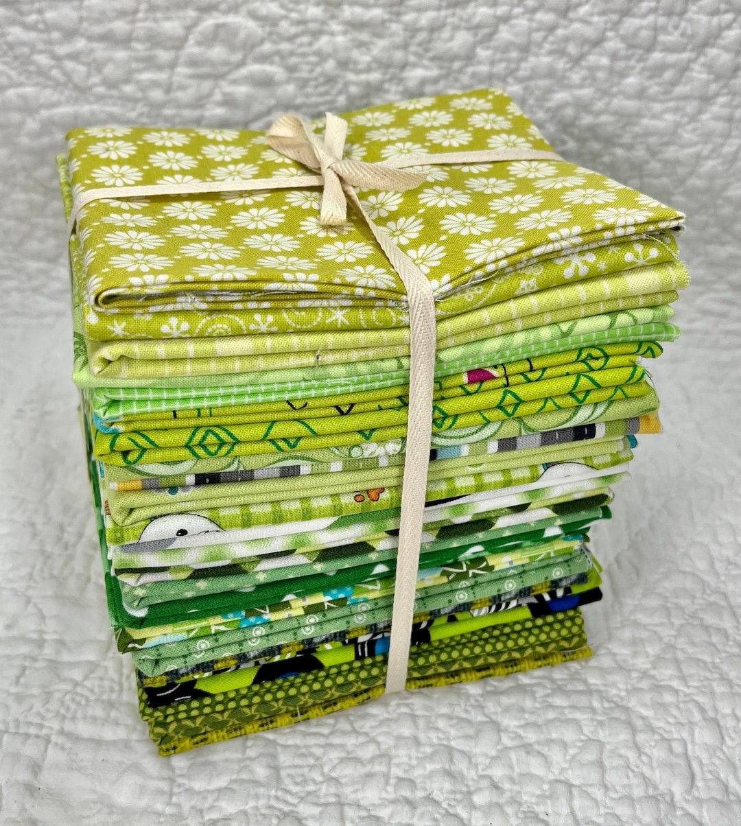 Fat Quarter Fabric Bundle, 25 Pieces, Quilting Fabric, Assorted Greens ...