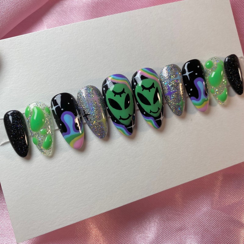 Alien Nails - Etsy