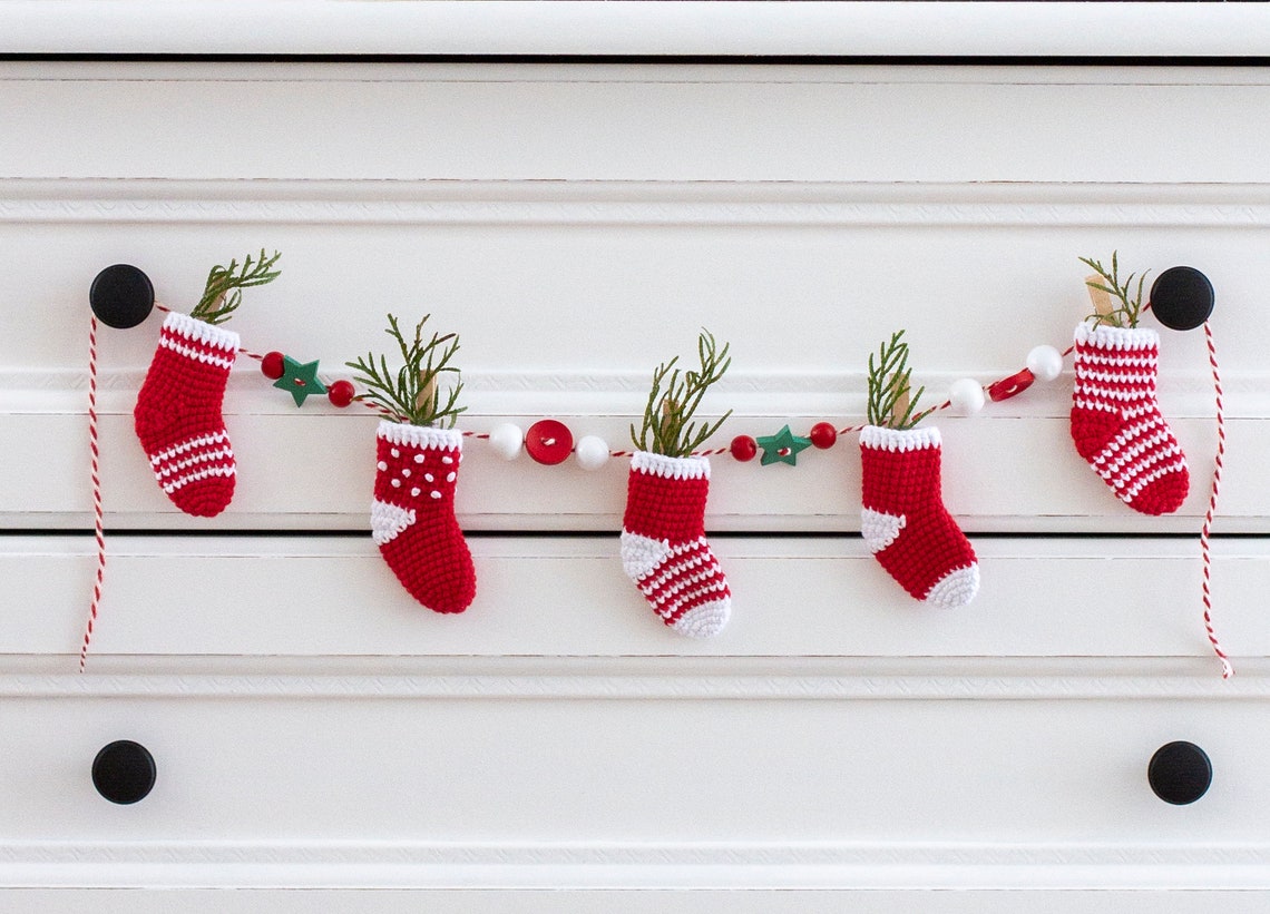 Crochet Christmas Mini Stockings Garland Pattern (PDF) - Etsy