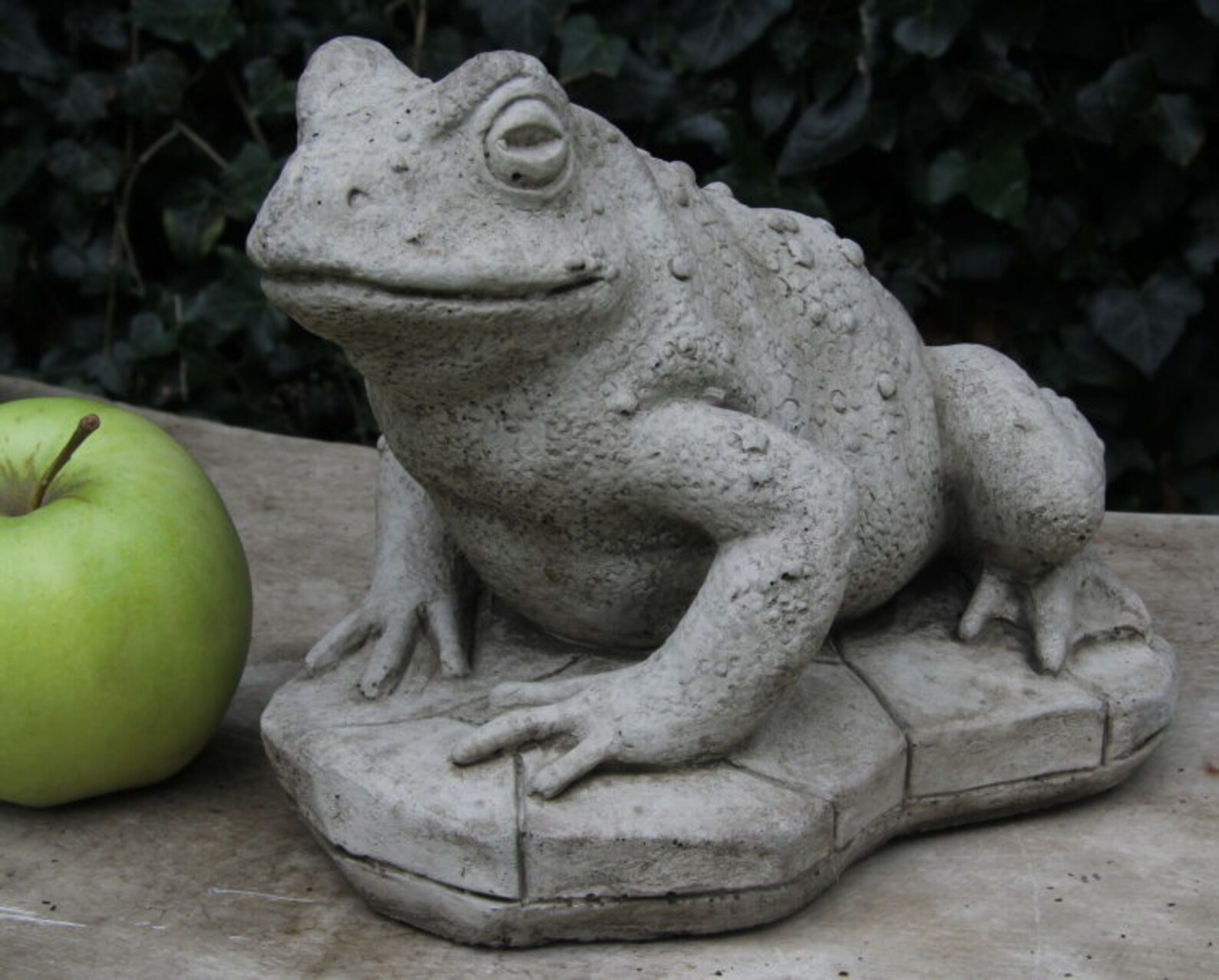 Toad frog made of stone 21 cm 4 kg English sandstone cast | Etsy