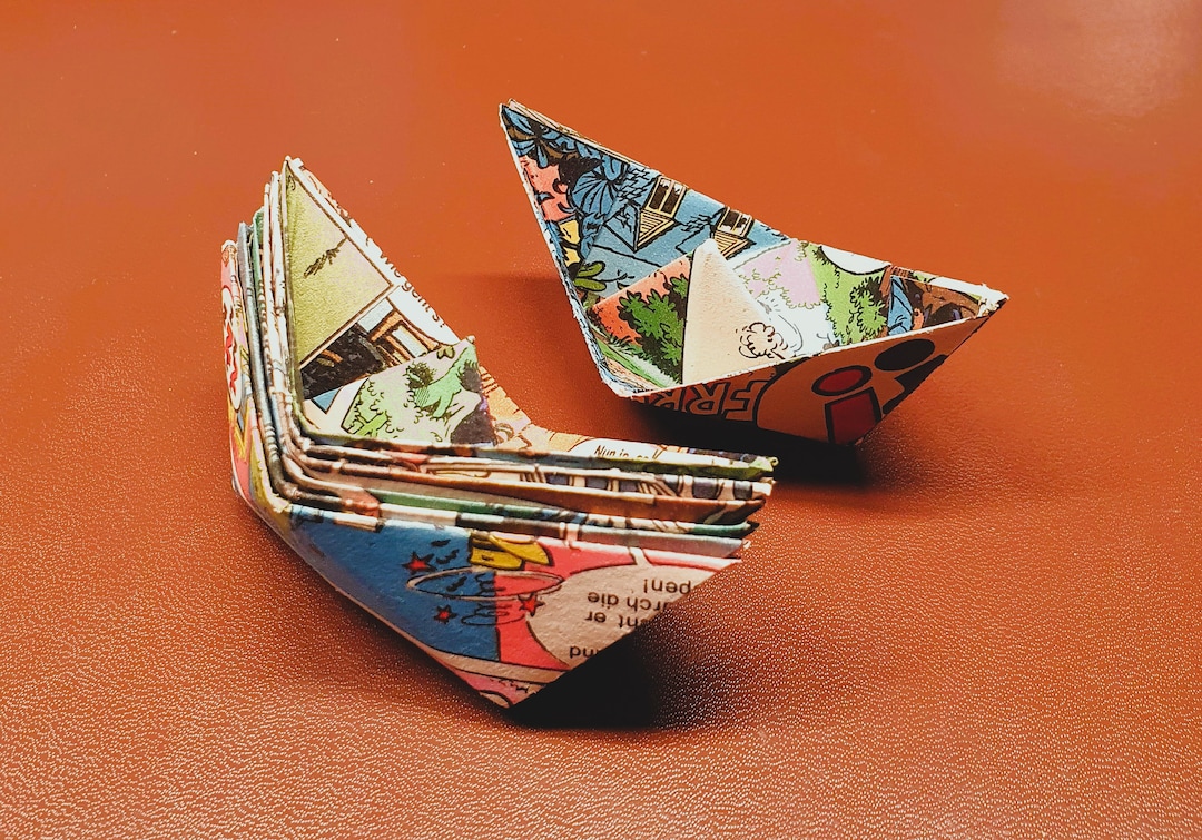 AHOI Pack of 7 Paper Boats COMIC Pure Upcycling Paper Boat Fleet as ...