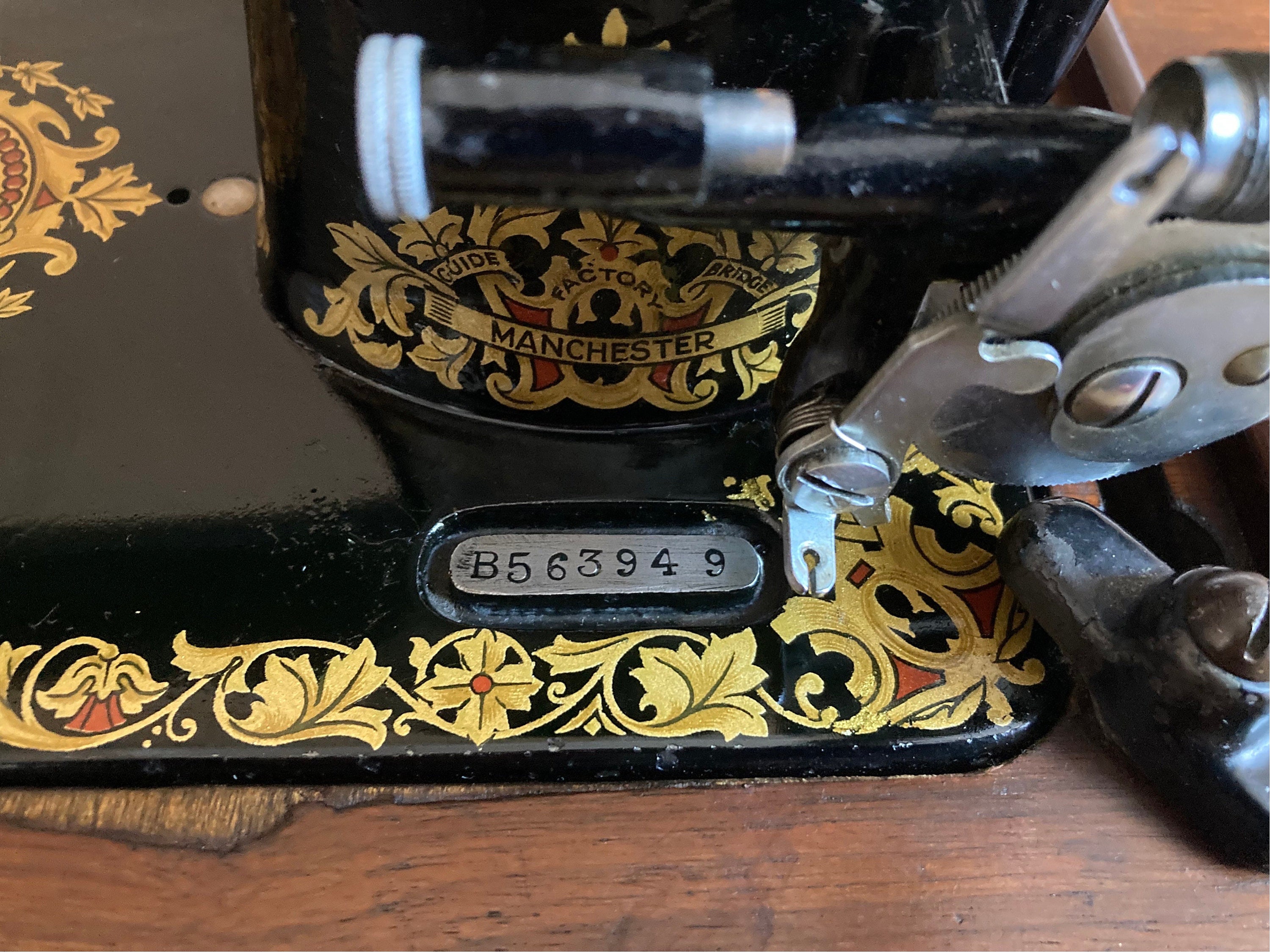 Jones Family CS Type 10 Handcrank Sewing Machine With Case and Key C ...