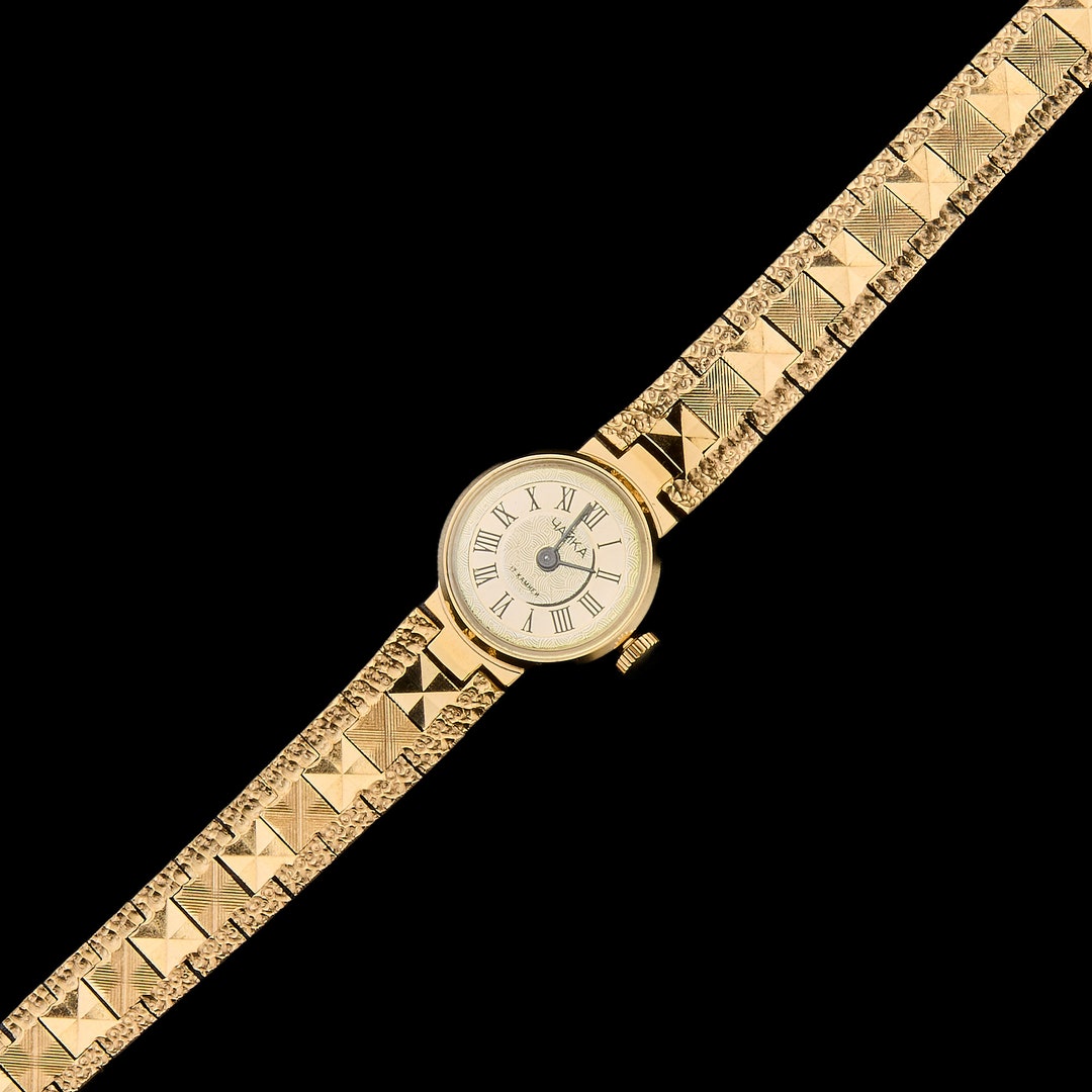 Vintage Women's Gold-plated Mechanical Soviet Watch Chaika 17 Stones ...