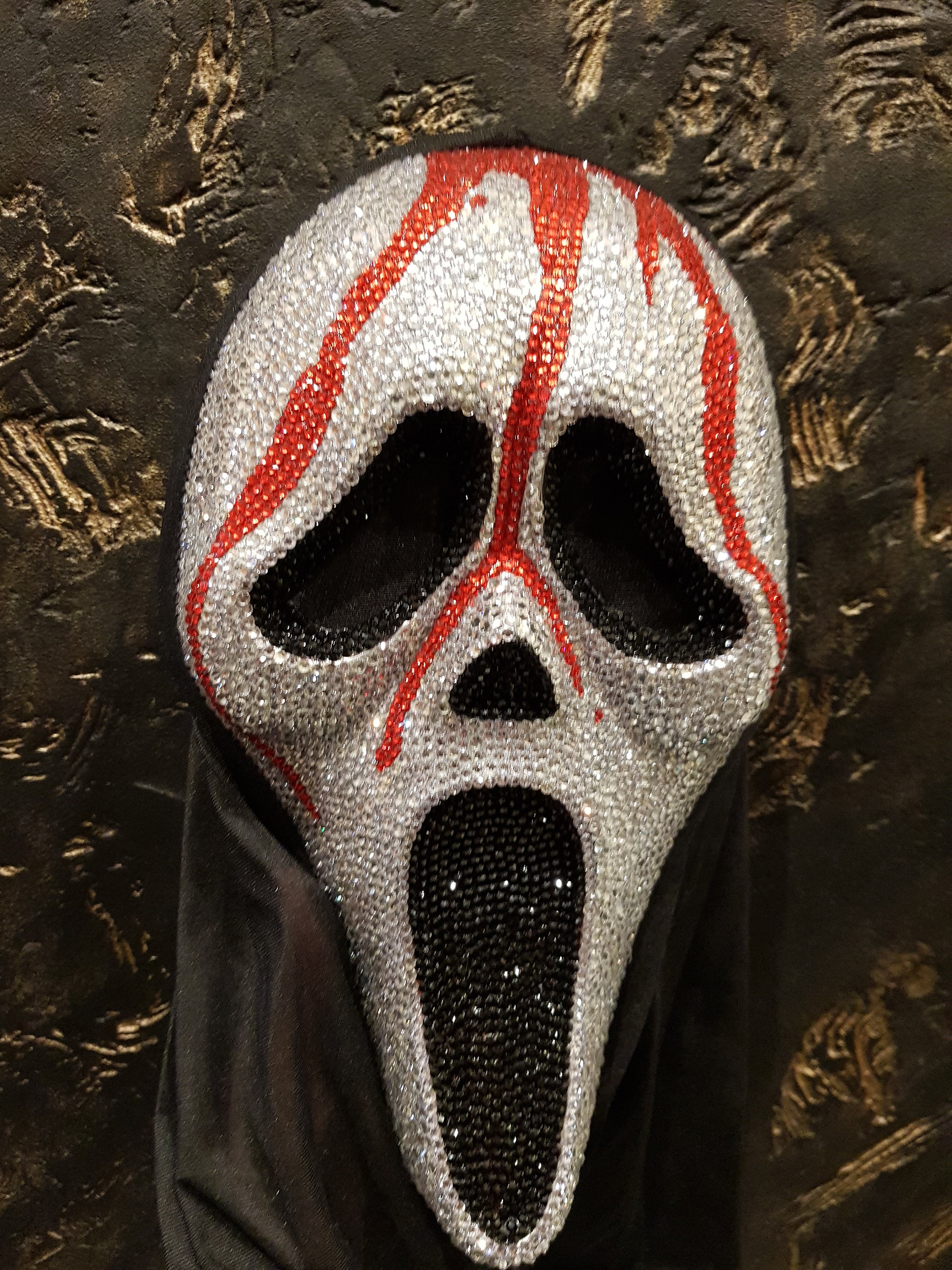 Bleeding Scream Mask