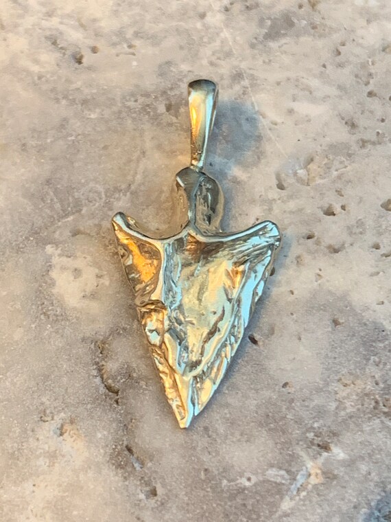Vintage arrowhead pendant - Gem