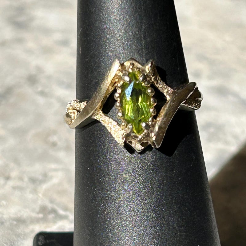 Vintage Peridot Ring - Etsy