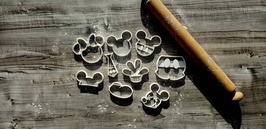 Disney Mickey Mouse - Cookie Cutter Set X9 - Hand Shoe Face Cloths Tie ...