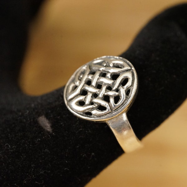 Vintage Silver Irish Ring - Etsy