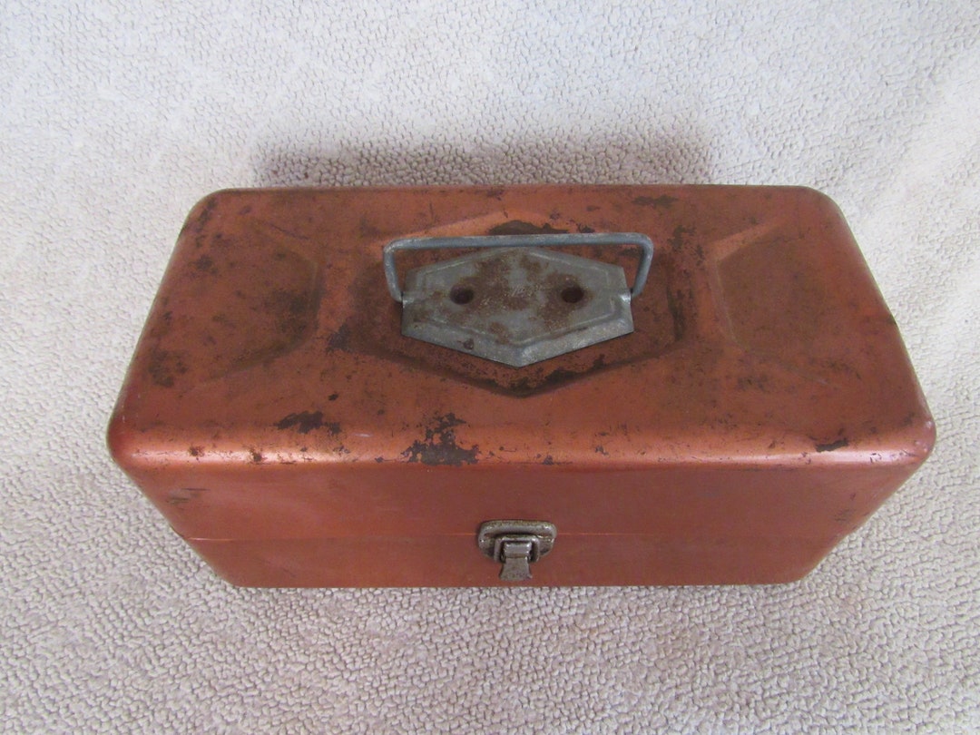 Vintage Metal Tackle Box - Etsy
