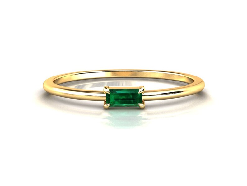 Emerald Stackable Ring / Minimalist Emerald Ring / Stacking - Etsy