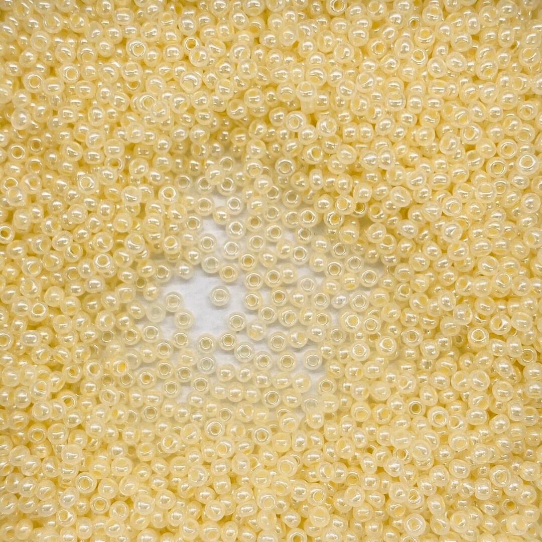 11/0 Champagne Yellow Seed Bead Lustre Opaque | Light Yellow Seed Bead ...