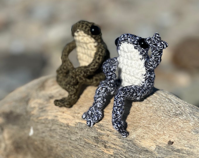 Realistic Posable Frog Crochet Amigurumi Mini Toad Stuffed Plushie - Etsy