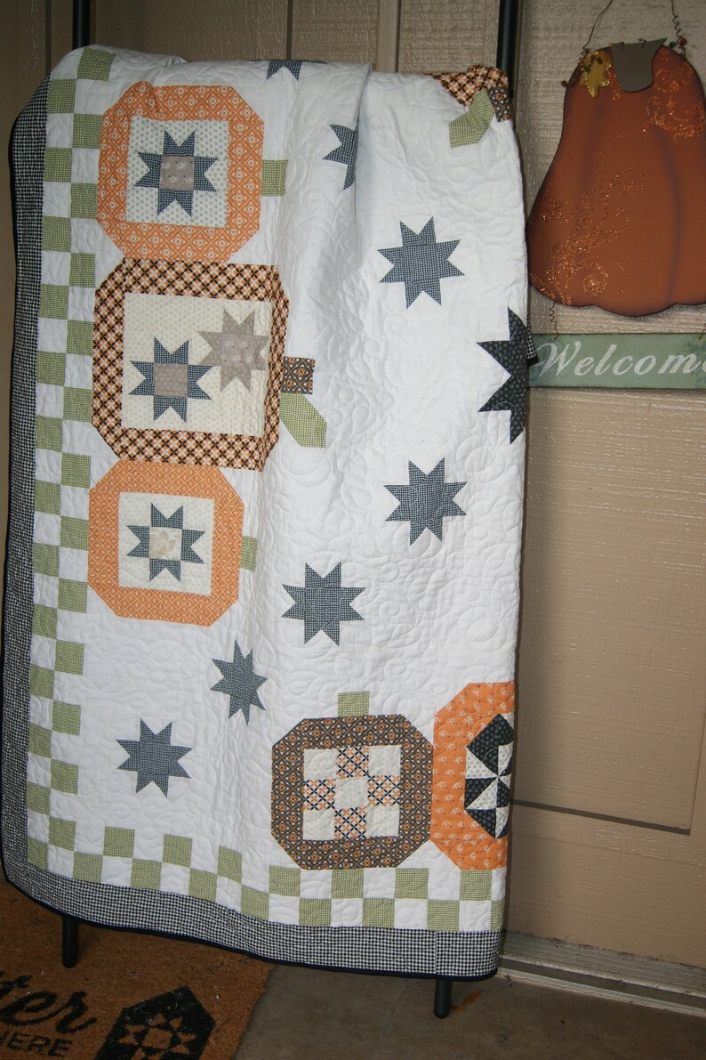 PUMPKIN SQUARE LANE Moda All Hallow's Eve Quilt Kit Fig Tree - Etsy