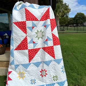 EMMA'S STAR Moda Charm Quilt Kit Sherri & Chelsi by Pastry Shop Quilts ...