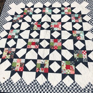 SUNDAY PICNIC Moda Sunday Stroll Pastry Shop Charm Quilt Kit Bonnie ...