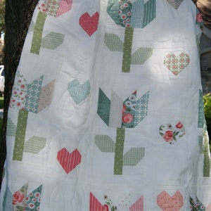 HEART BLOSSOMS Moda LOVE Note Charm Quilt Kit Lella Boutique by Pastry ...