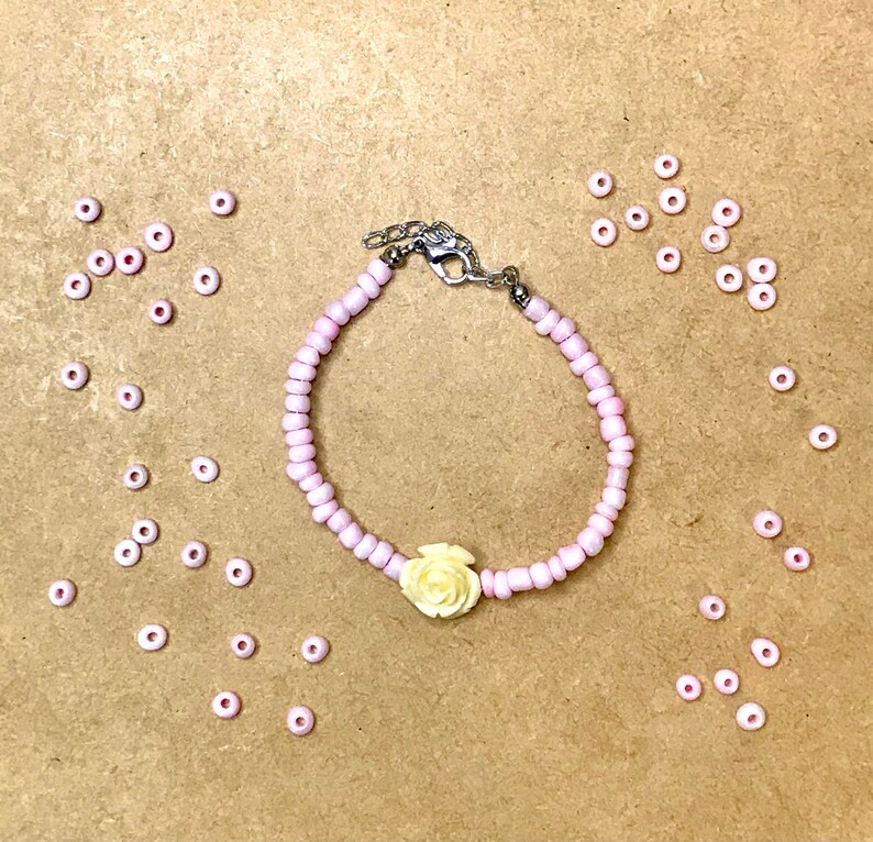 White Rose Beaded Bracelet - Etsy