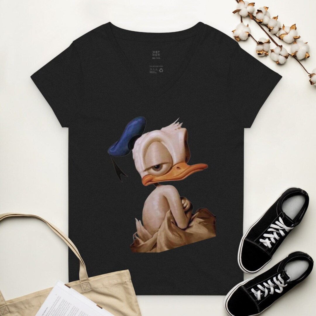 TERRIFIC TEES Sexy Duck T-shirt recyclé à col en V pour femmes - Etsy ...