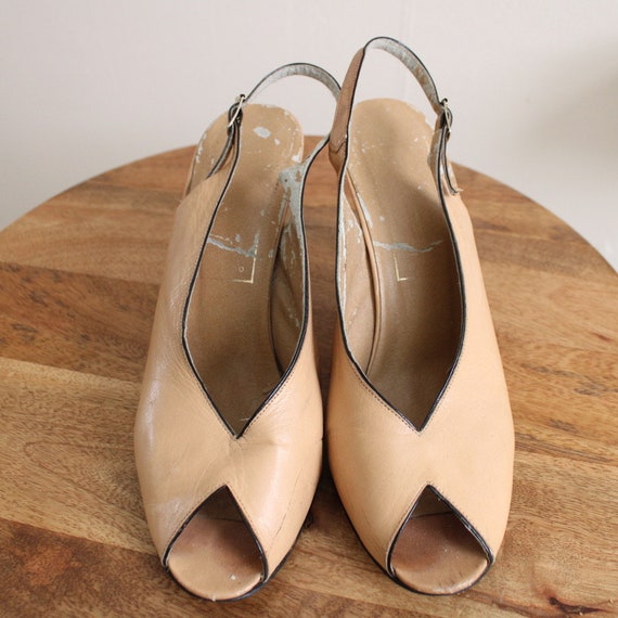 1940s vintage caramel tan slingback peep toe pump hee… - Gem