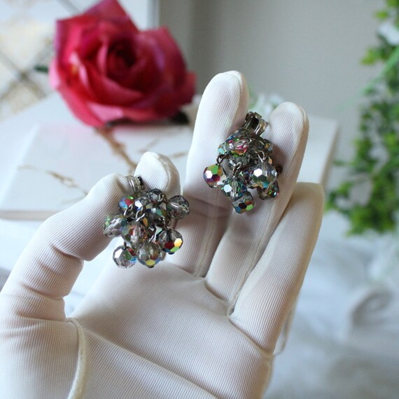 Vintage womens 1980s bead cluster chain hooked togeth… - Gem