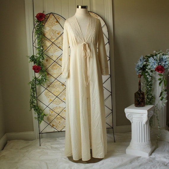 1970s Ethereal Vintage Ivory Silky Robe With Lace - Etsy