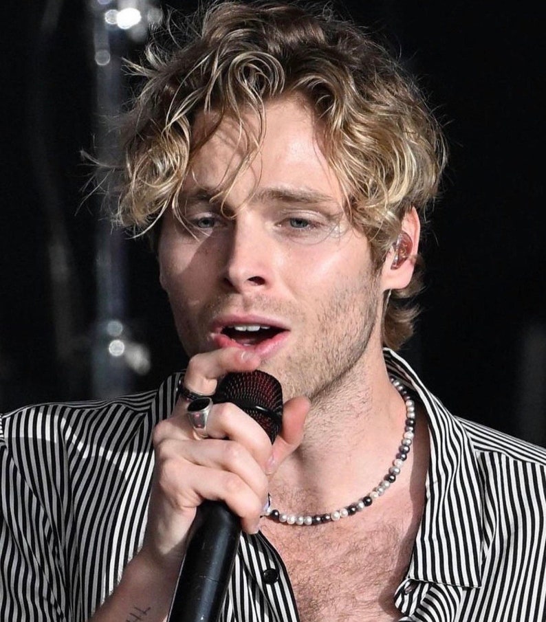 LH Multi Pearl Necklace luke Hemmings Dupe - Etsy